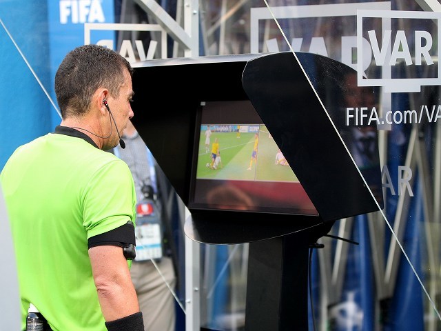 VAR導入の影響が早くも表われた？ 退場やオフサイドは減少、PKとセットプレー得点率はアップ【ロシアW杯】 | サッカーダイジェストWeb